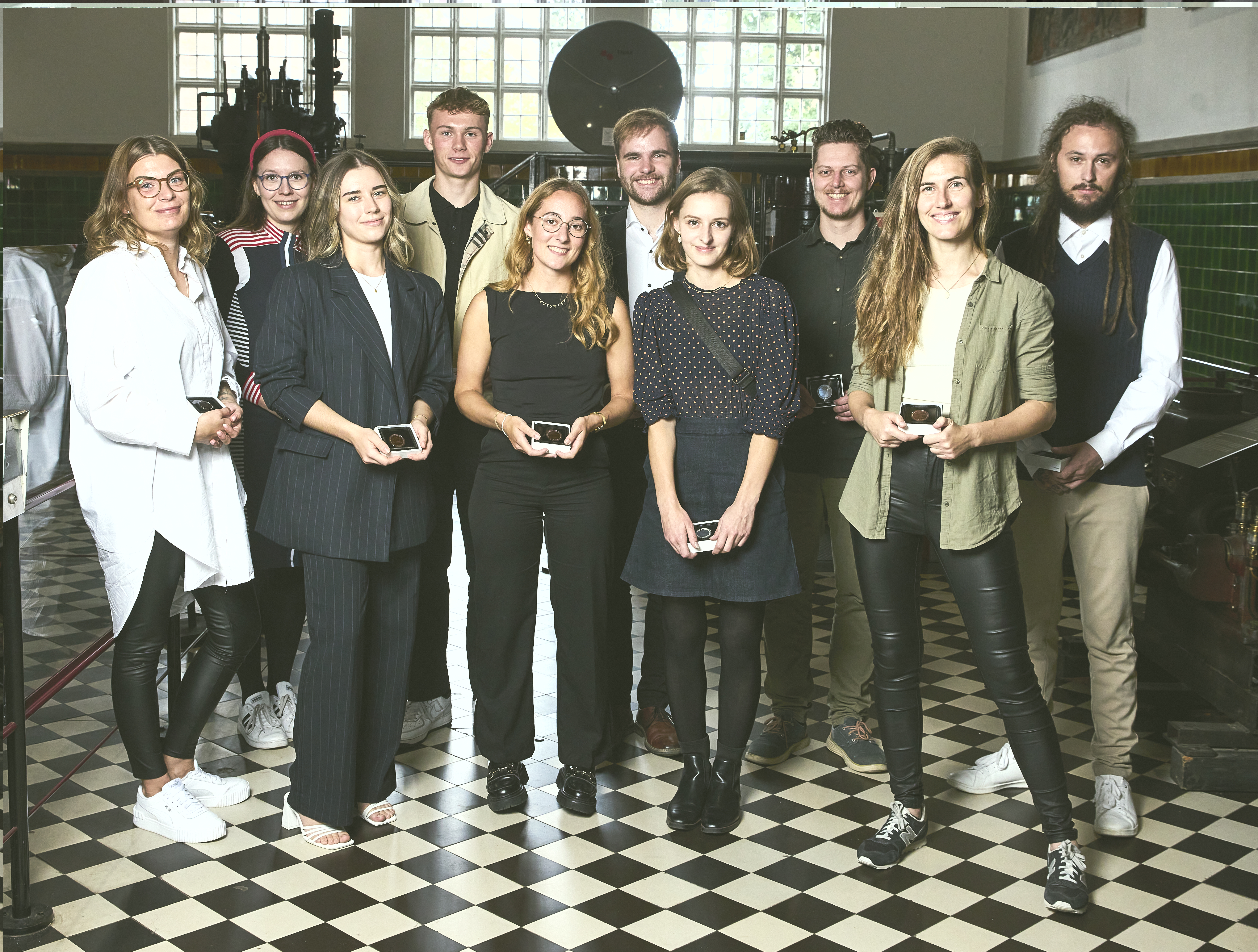 Nyudklækkede mediegrafikere og grafiske teknikere hædret med medaljer